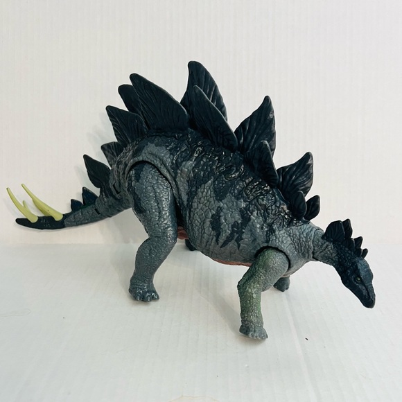 Jurassic World | Toys | Jurassic World Action Attack Stegosaurus ...